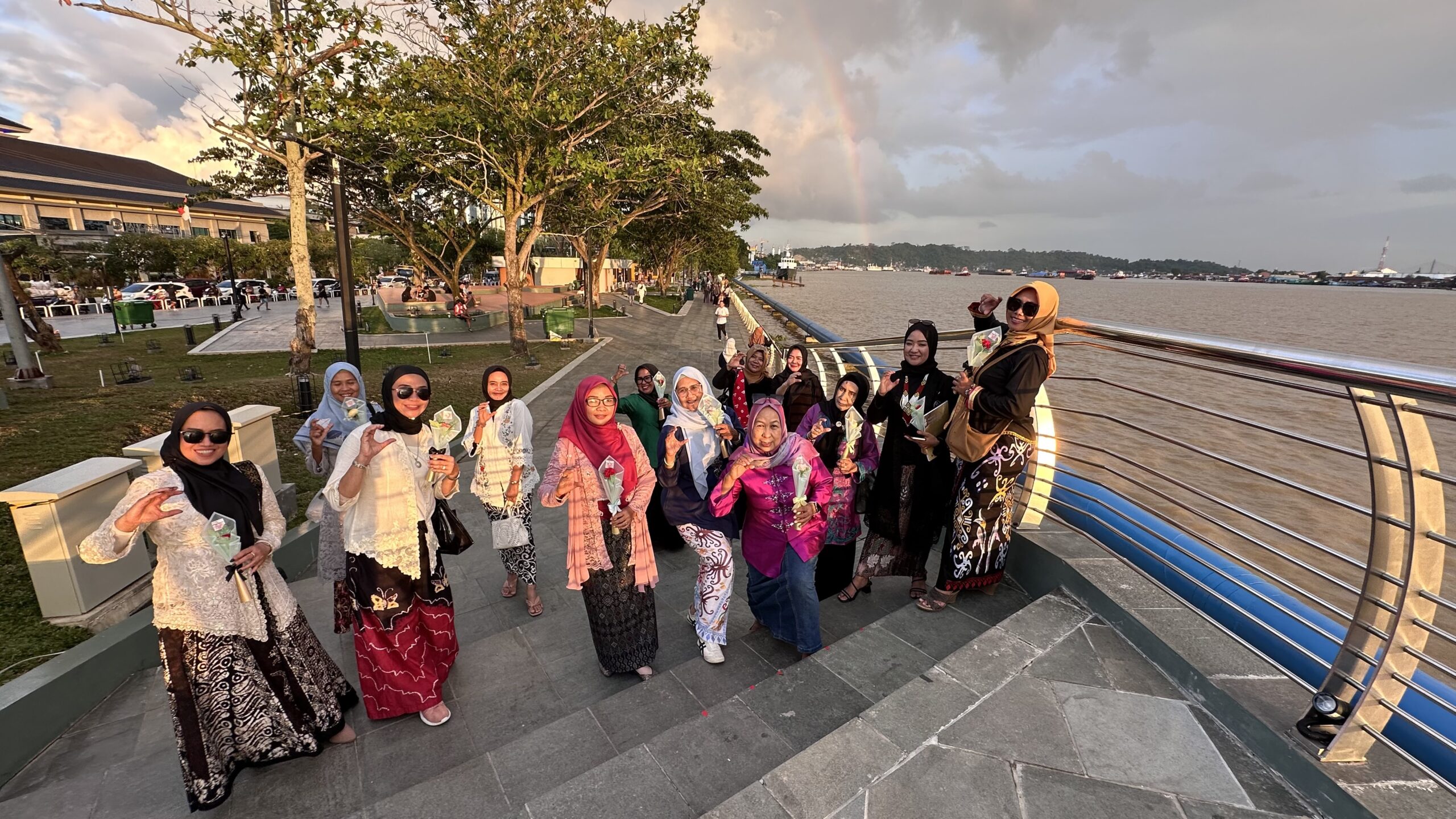 Hari Ibu, KICI Kaltim Gelar Bagi Bunga di Teras Samarinda - Kompak.id ...